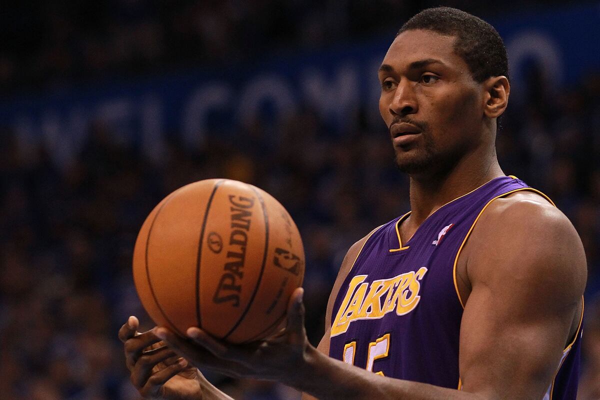 Why Laker Fans Should Worry About Metta World Peace's Offseason Plans ...