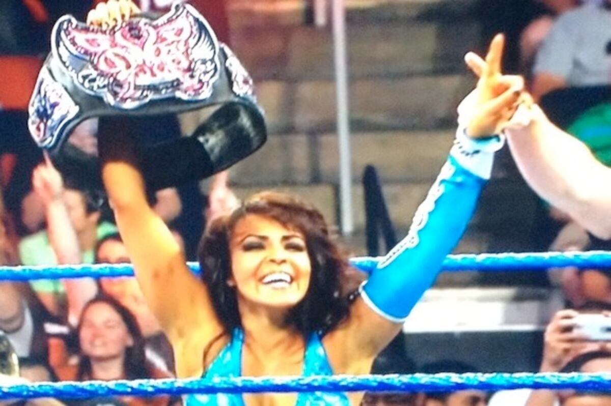 WWE No Way Out 2012 Results: Layla Defeats Beth Phoenix | News, Scores ...