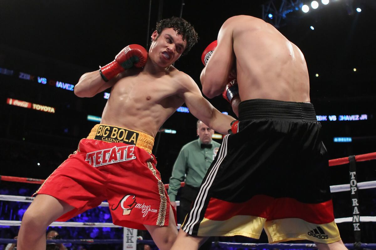 Chavez Jr. vs. Lee: Chavez Steps Up, Scores Spectacular Knockout | News ...