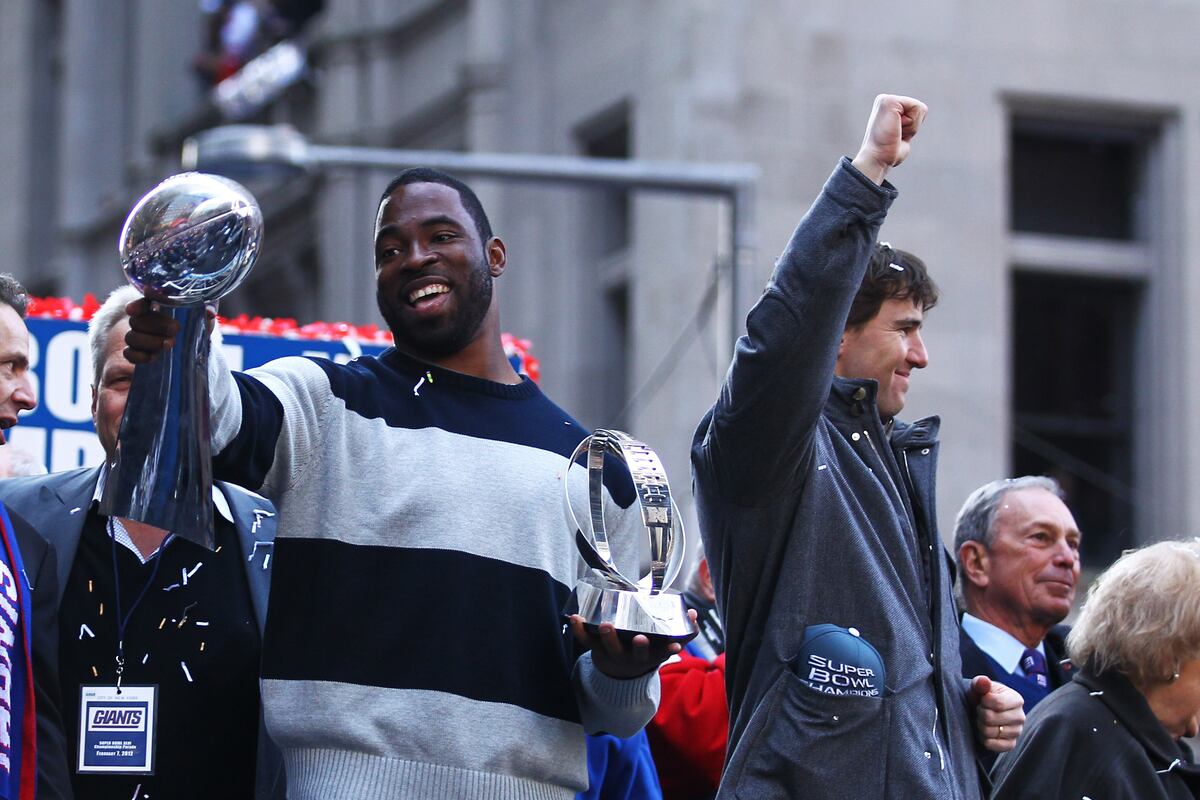 NY Giants DE Justin Tuck's Facemask Sweeping NFL, Not Inspired by Chris ...