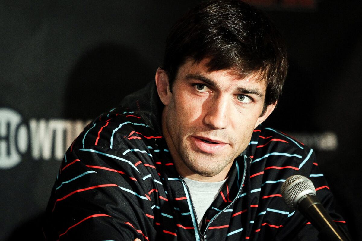 UFC 148: Luke Rockhold Accuses Anderson Silva of Greasing and Short ...