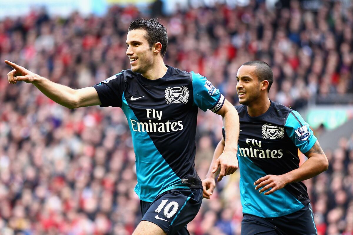 Arsenal Transfers: Robin Van Persie's Going, How About Theo Walcott ...