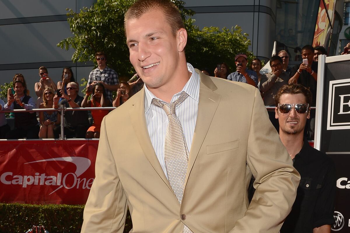 Patriots' Rob Gronkowski Would Be Perfectly Fine with Respectful Gay ...