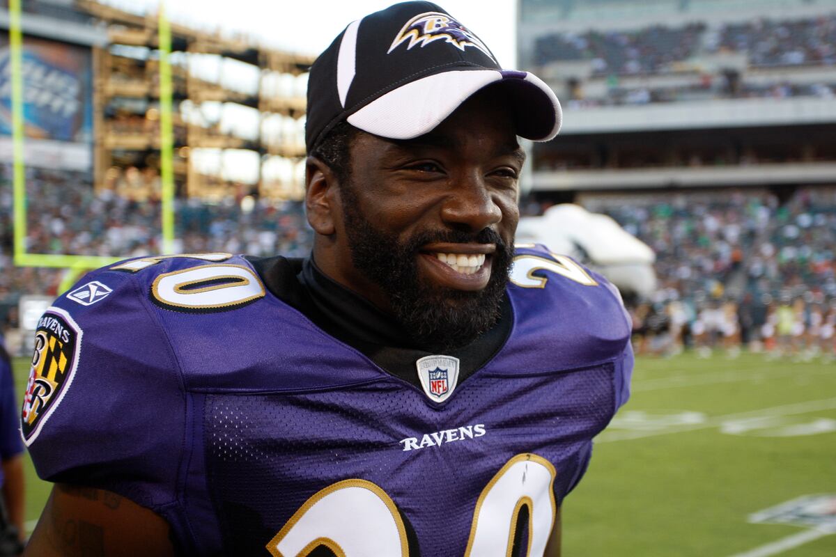 Report: Baltimore Ravens Star Ed Reed Will Not Hold out from Training Camp | News, Scores ...
