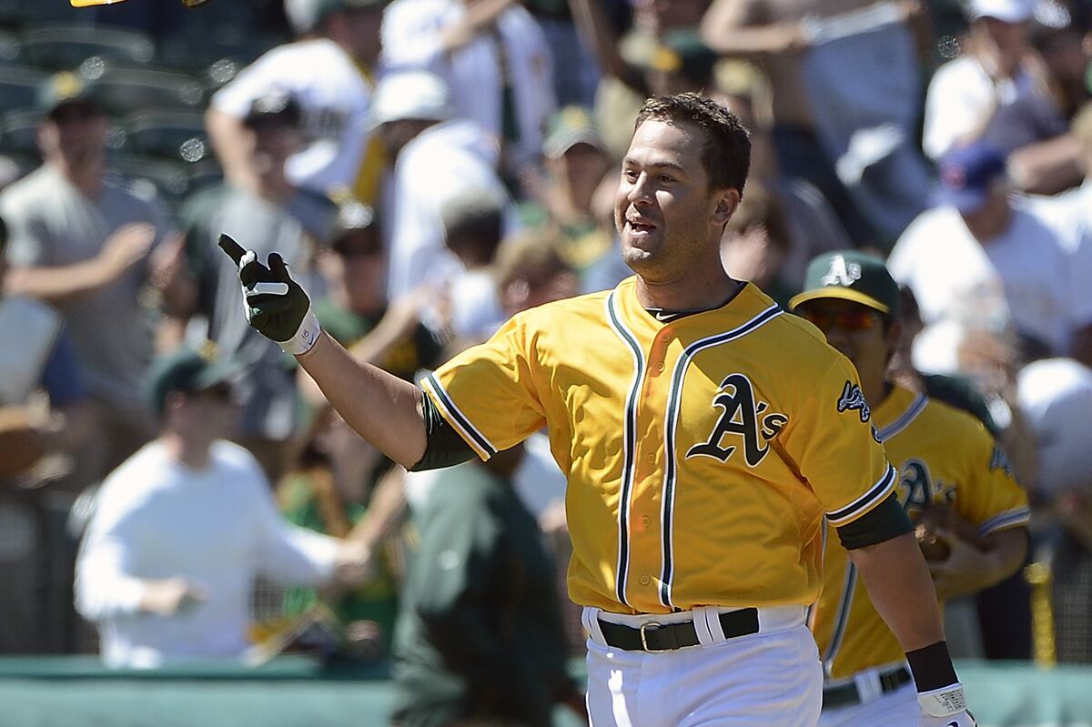 Oakland Athletics' Brandon Hicks Hit the Least Likely Walk-off Shot ...