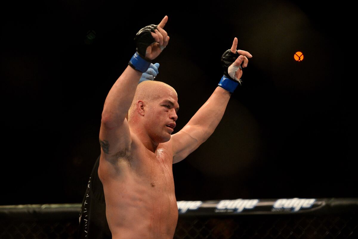 Tito Ortiz: Will the UFC Light Heavyweight Stay Retired or Pull a Brett ...