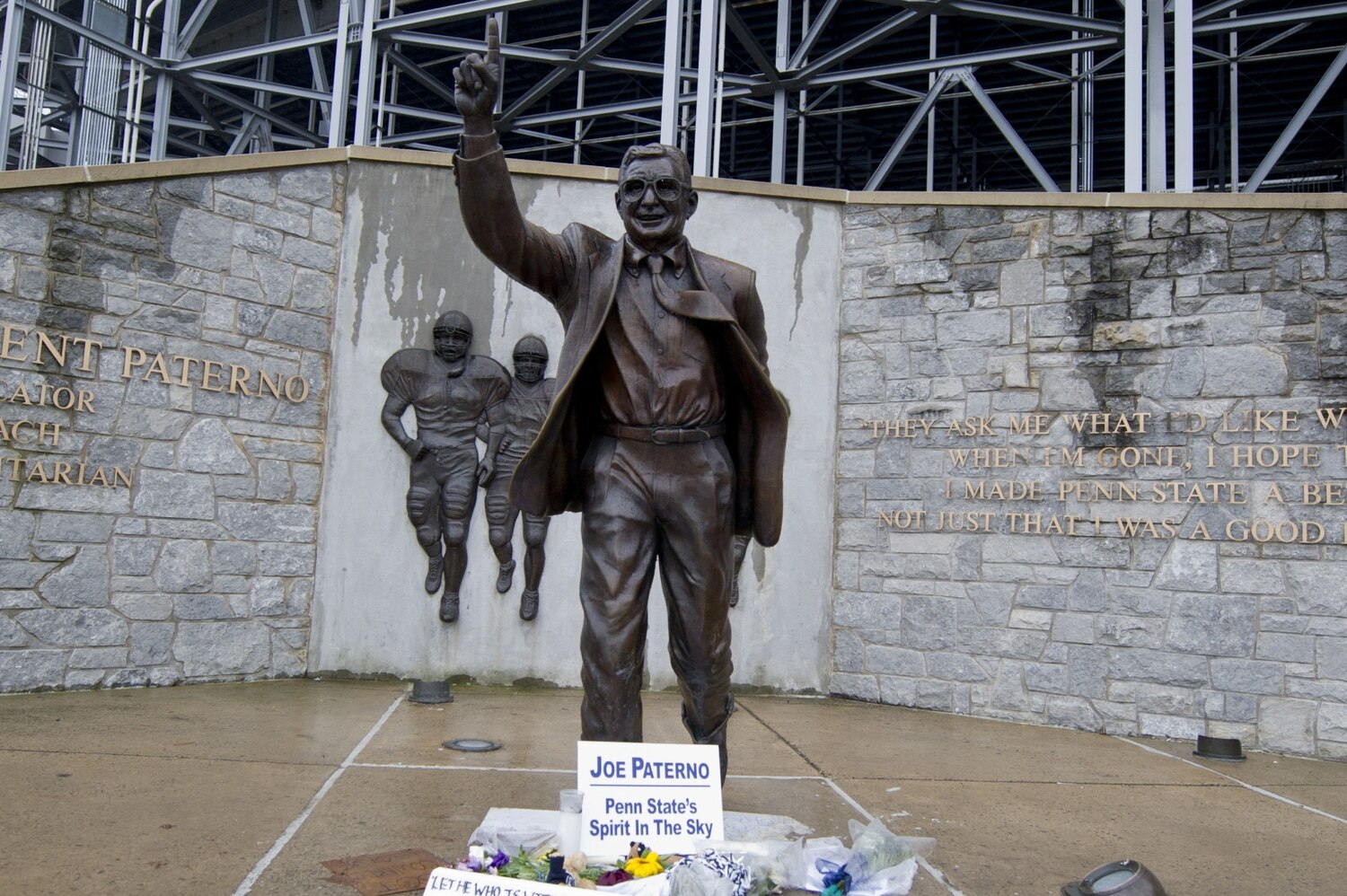 Joe Paterno and Penn State Football: Let the Statue Stand for Something ...