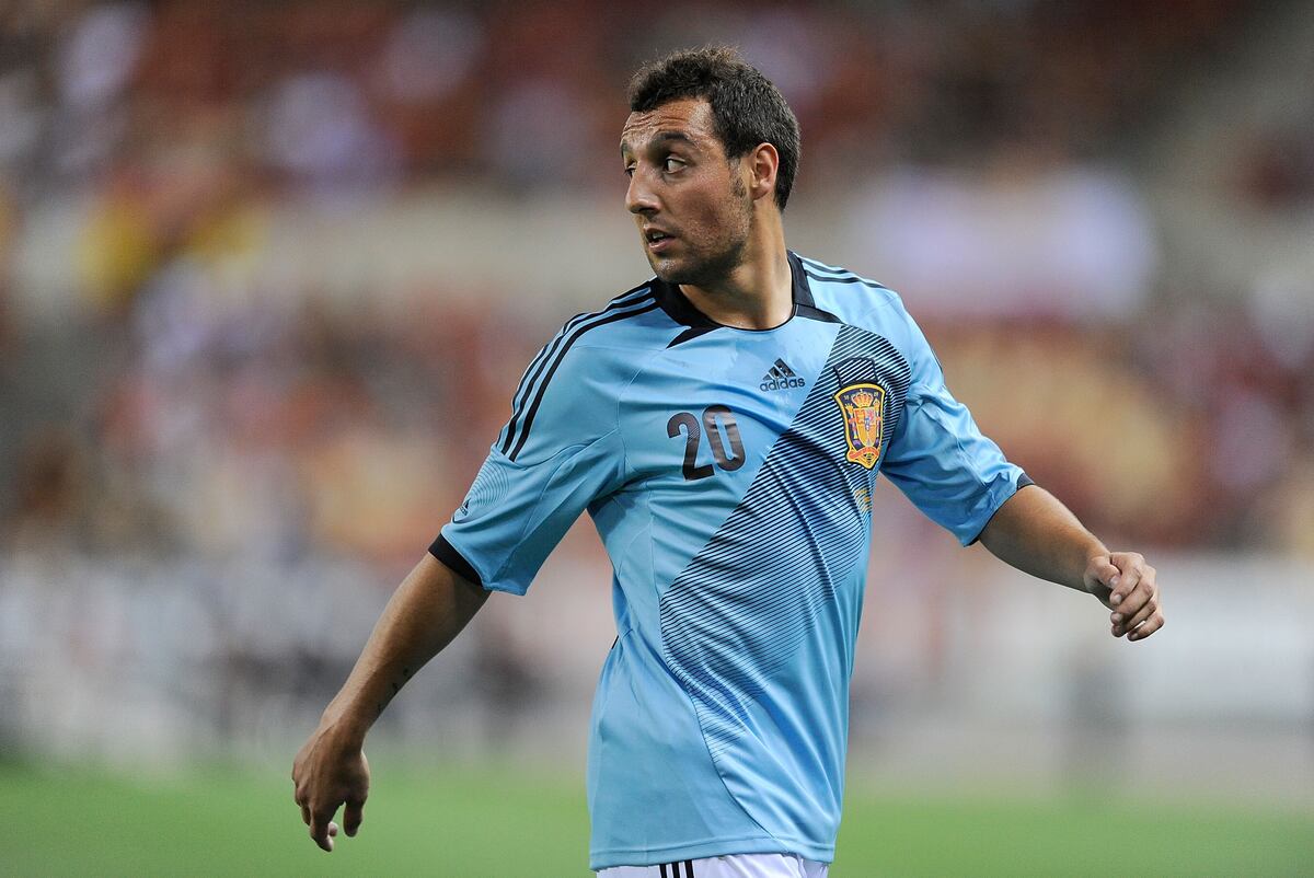 Santi Cazorla Would Soften Arsenal's Inevitable Loss of Robin Van ...