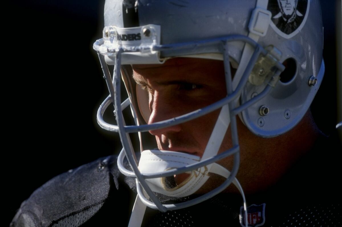 Departure of Steve Wisniewski a Blow to Raiders Offensive Line | News ...