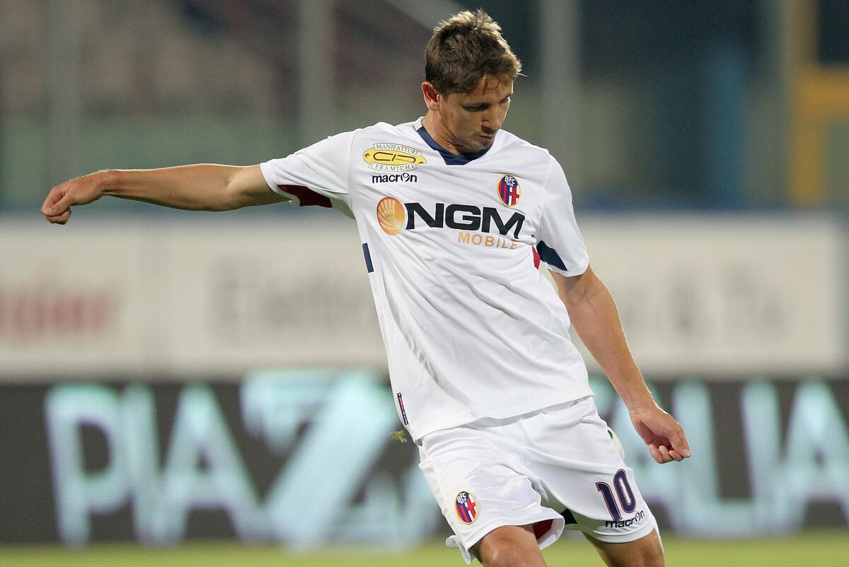 Arsenal Transfer Report: Could Gaston Ramirez Be Heading to Arsenal ...
