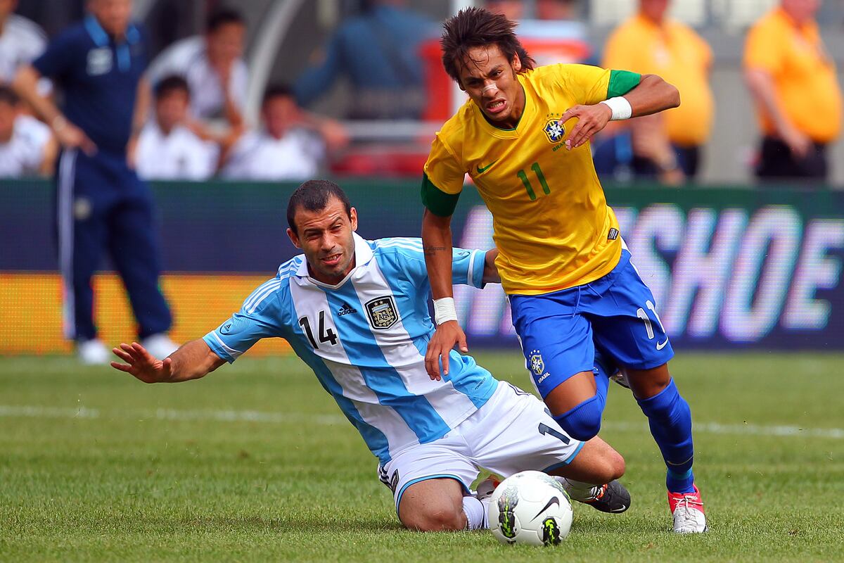 Transfer Tracker: Neymar, Robin van Persie, Santi Cazorla, Nuri Sahin ...