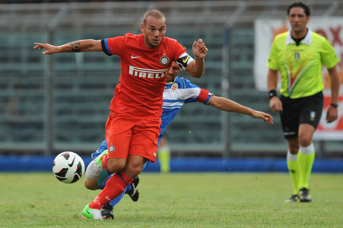 Transfer Tracker: Andy Carroll, Robin van Persie, Wesley Sneijder ...