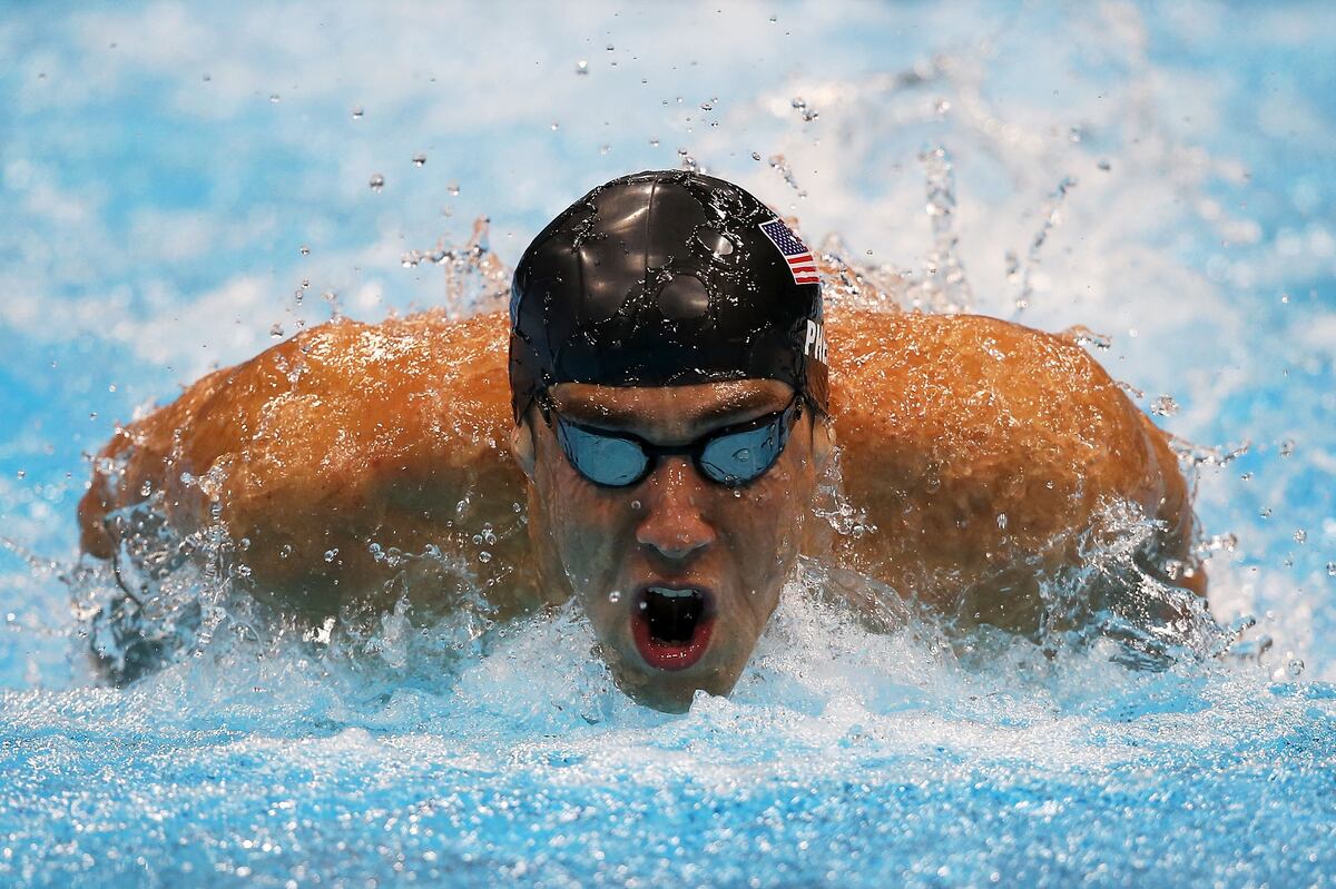 Michael Phelps Wins Gold, Sets Olympic Record with 19th Medal in 4x200 ...