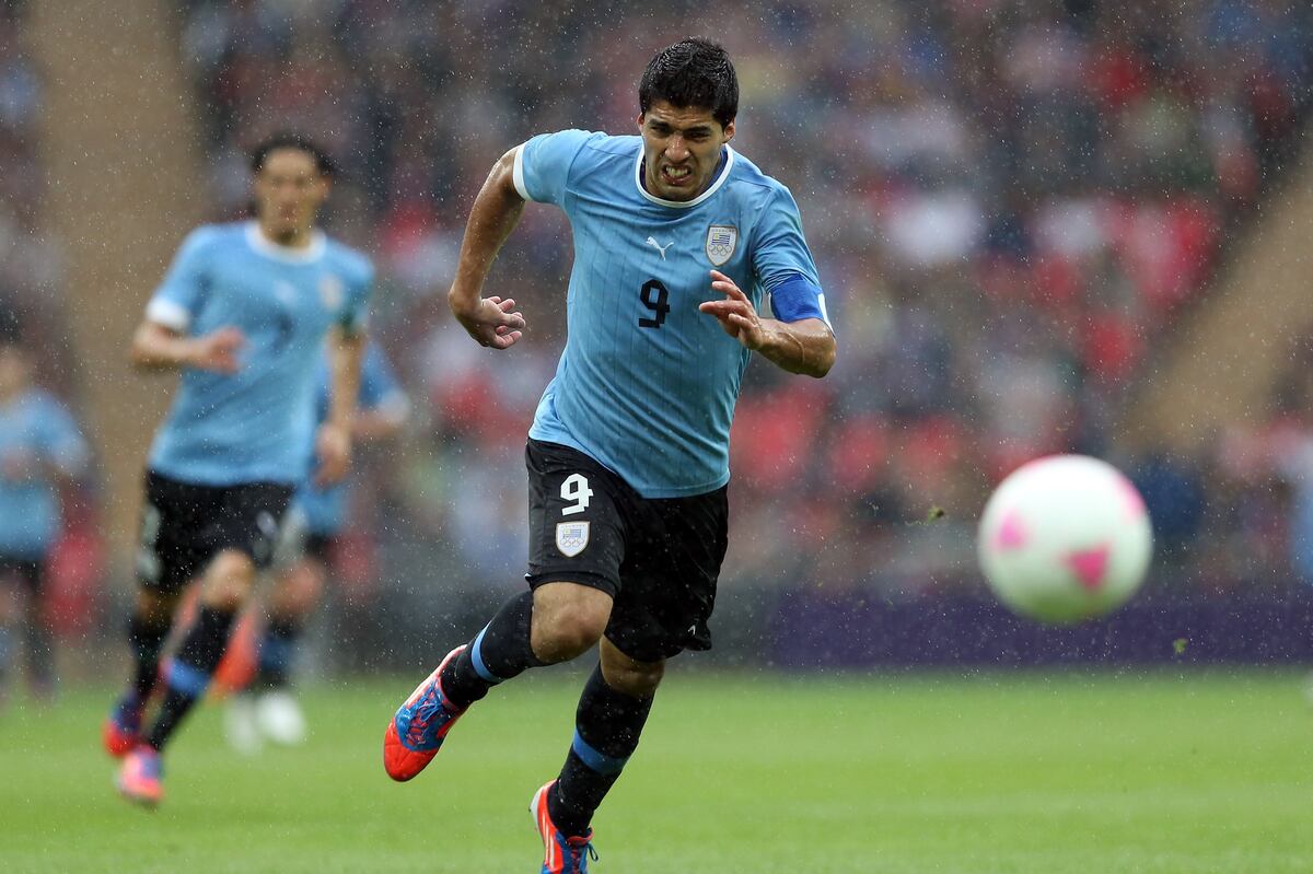 Olympics 2012: 5 Players Who Failed to Shine for Uruguay Men's Soccer ...