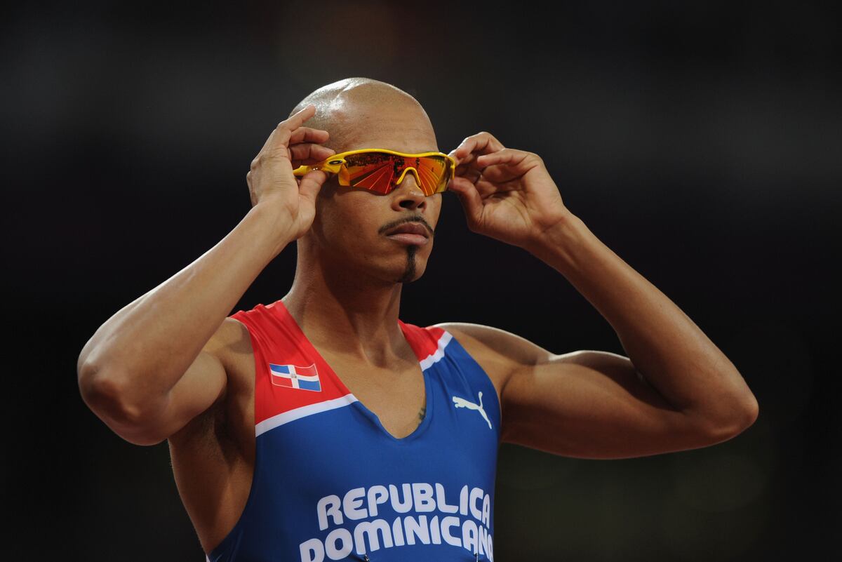 2012 Olympics: Felix Sanchez Takes Gold in the 400 Meter Hurdles | News ...