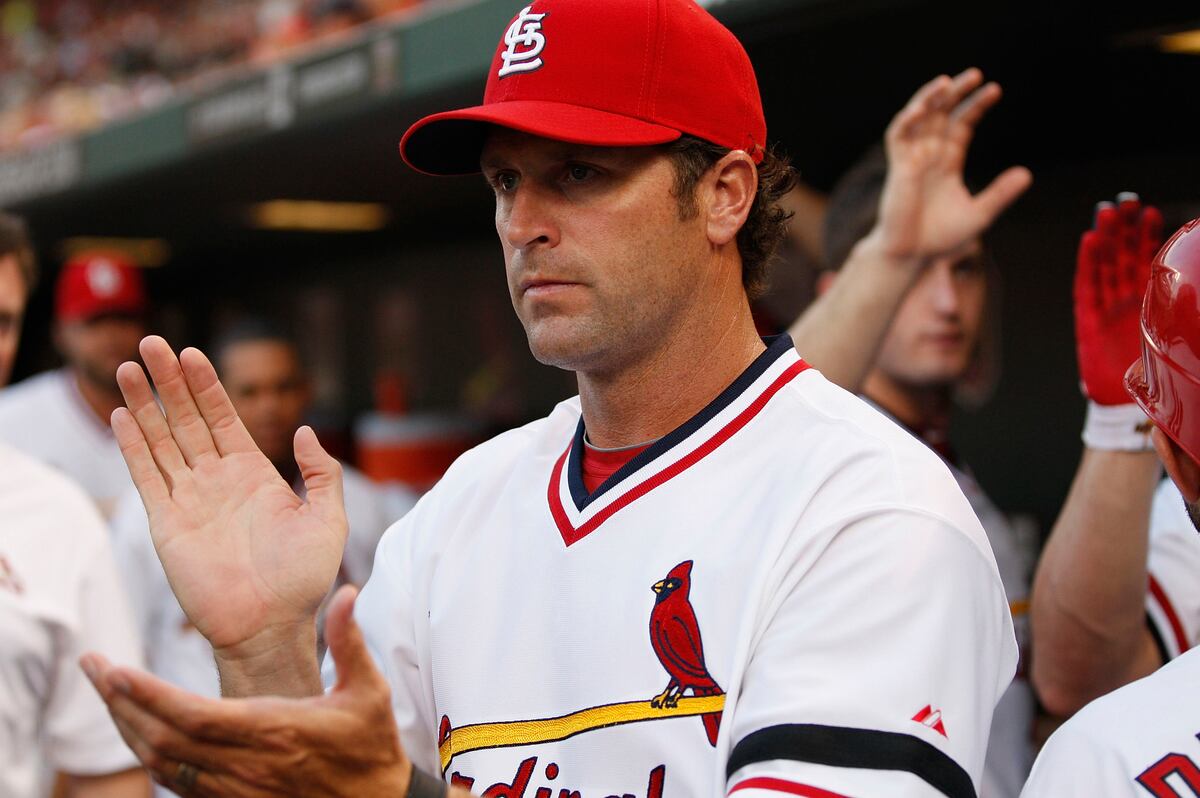 MLB: St. Louis Fan Points Laser at Mike Matheny, Shane Loux at ...