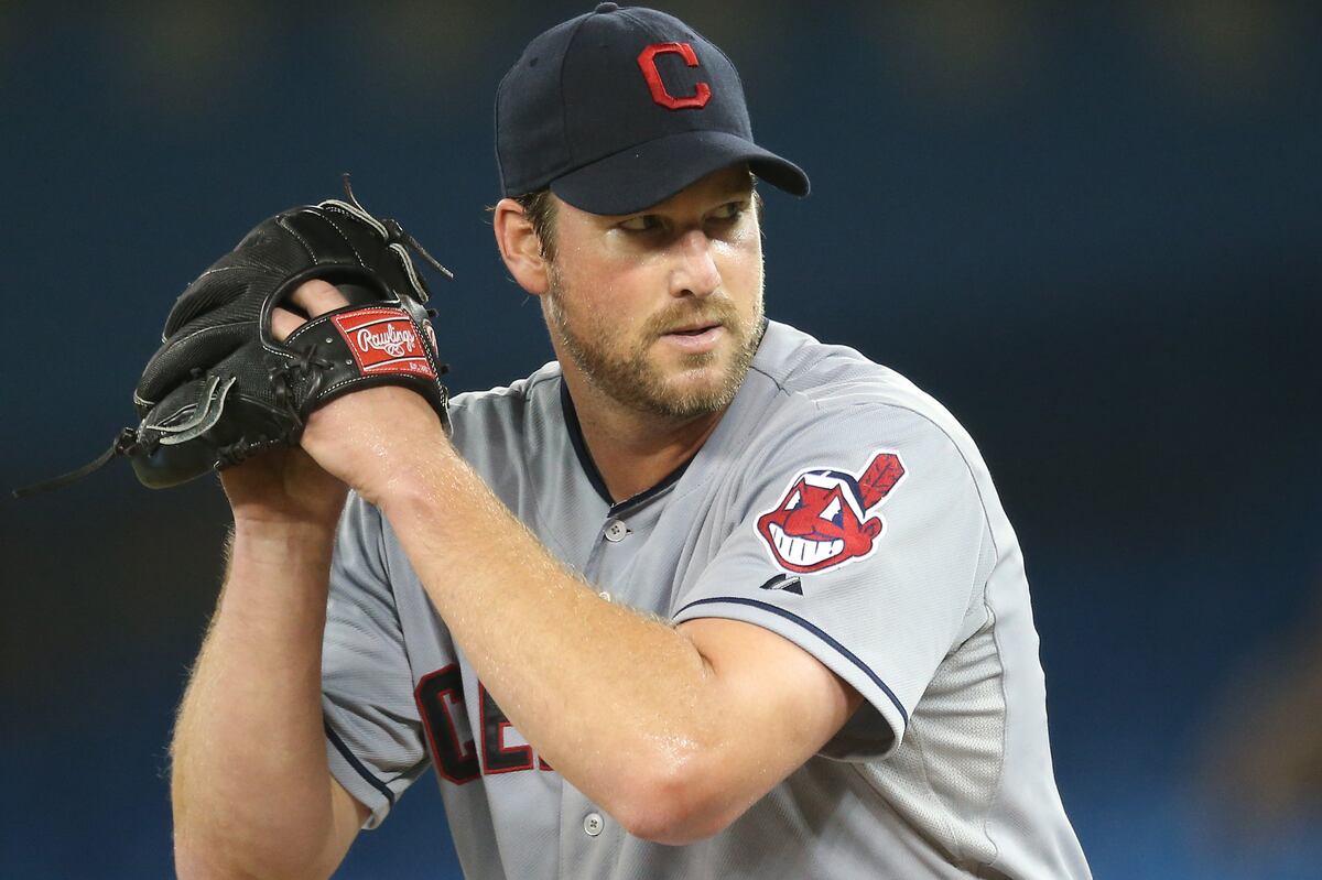 Derek Lowe Signed by New York Yankees to Help Depleted Pitching Corps ...