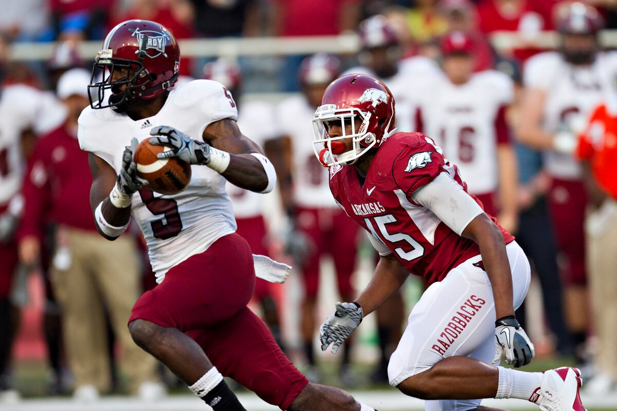 Arkansas Football: What You Need to Know About Razorbacks LB Alonzo ...