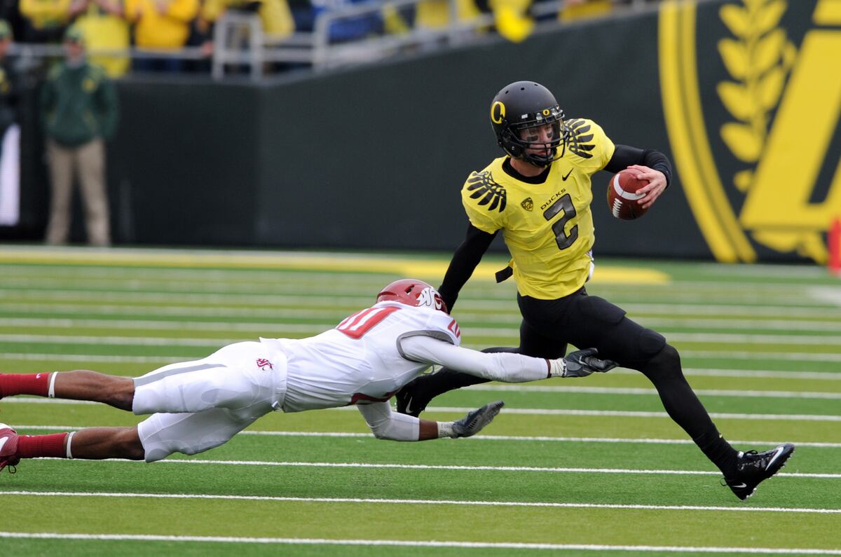 Oregon Football: Ducks Starting Quarterback About to Emerge out of Fall ...