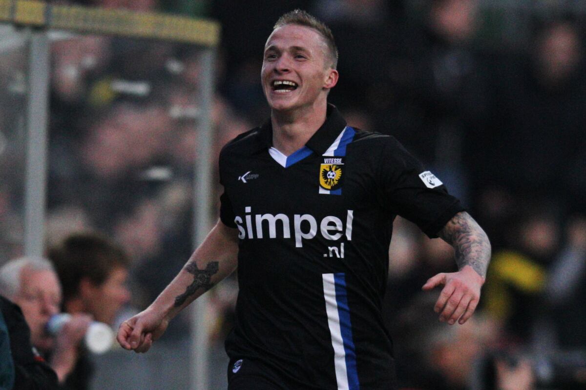 Alexander Buttner: Player Profile for Manchester United's Newest ...