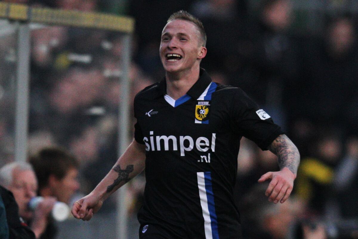 Alexander Buttner: Manchester United Land Dutch Defender on 5-Year Deal ...