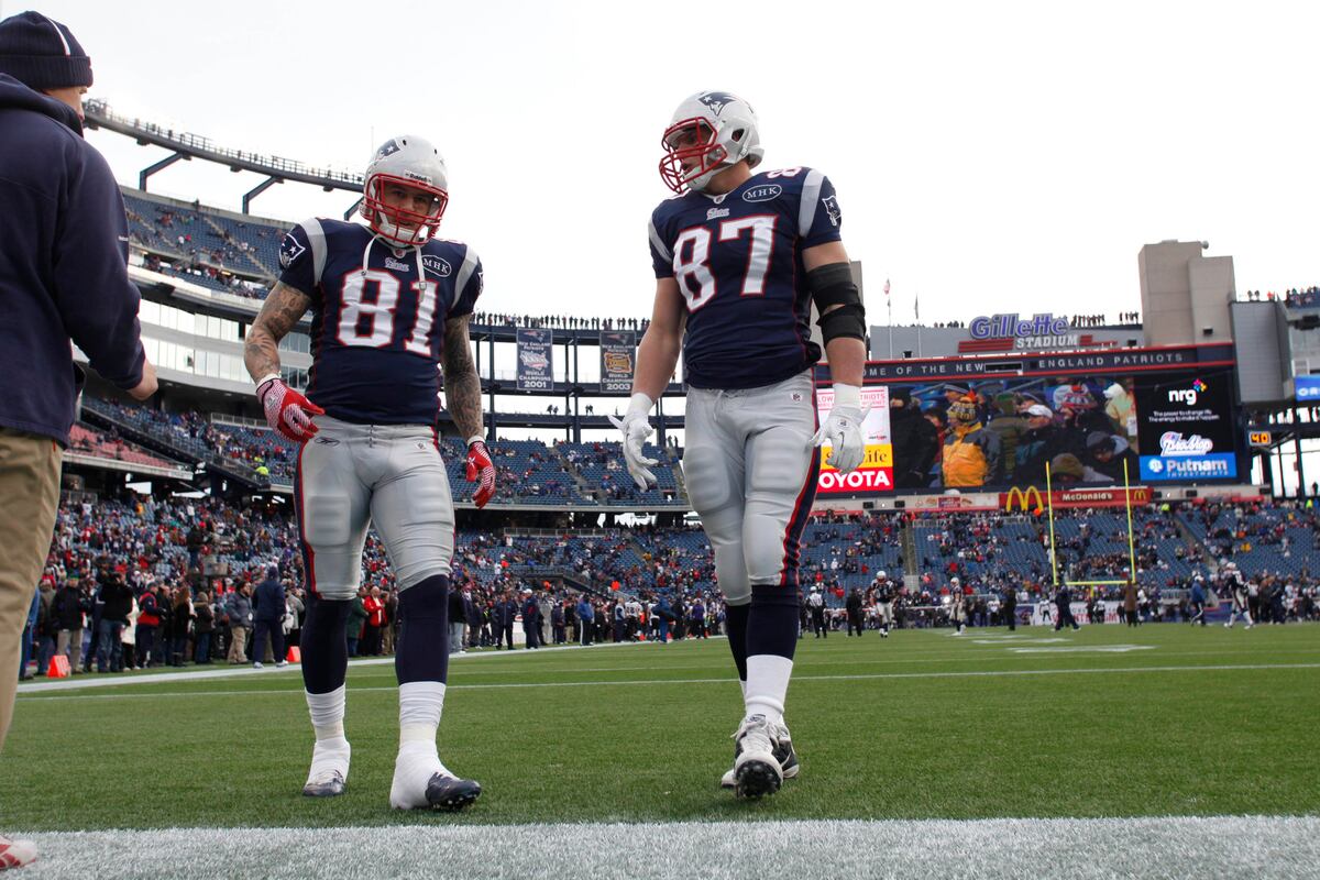 What Aaron Hernandez Deal Means for New England Patriots, Wes Welker ...