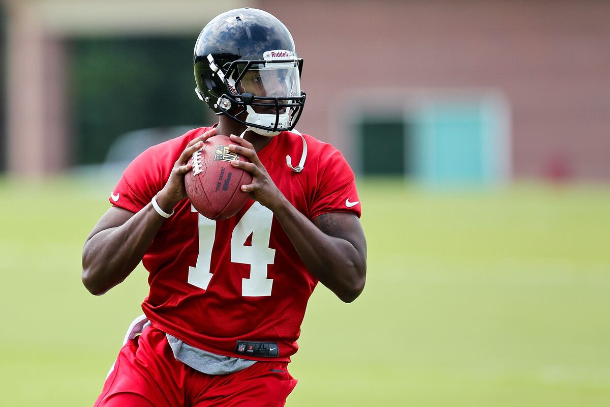 NFC South Morning Jog: Dominique Davis Climbing Falcons Depth Chart ...