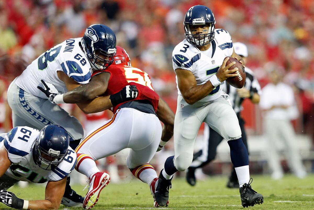 Russell Wilson and 5 Late Bloomers Shooting Up Fantasy Football Draft ...