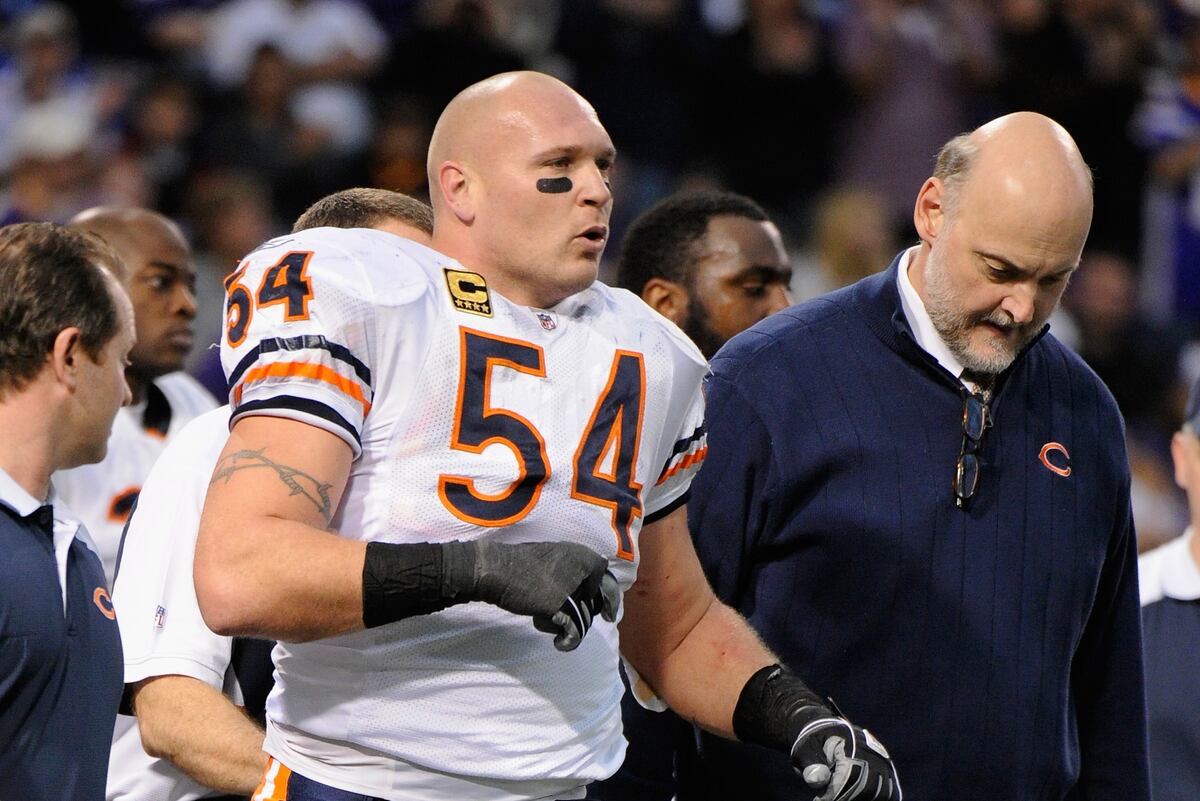 Brian Urlacher Injury: Latest on LB's Week 1 Status and More | News ...