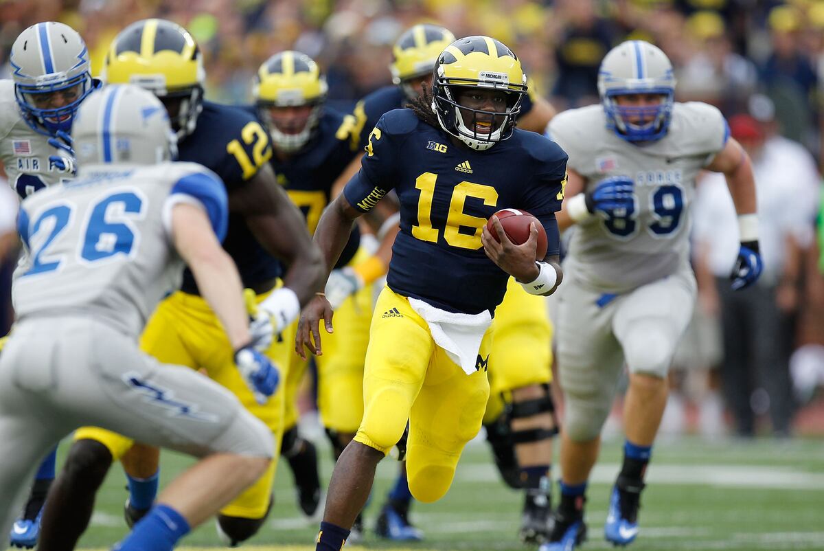 Michigan Football: Better Denard Robinson Gameplan Puts Team Back on ...
