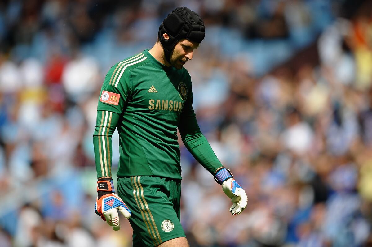 Petr Cech: Chelsea Goalkeeper to Undergo Surgery for Elbow Injury ...