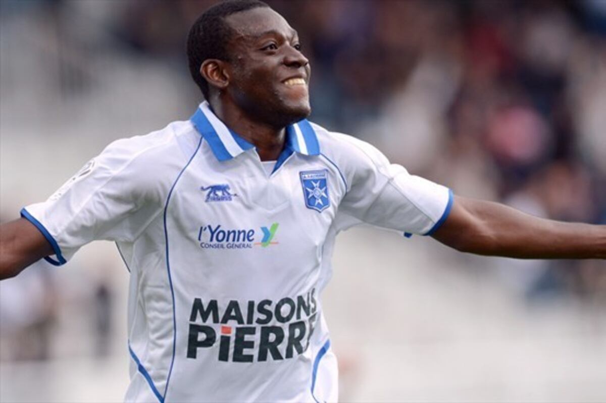 The Only Goal You Need to See This Weekend: Alain Traore Bends Free ...