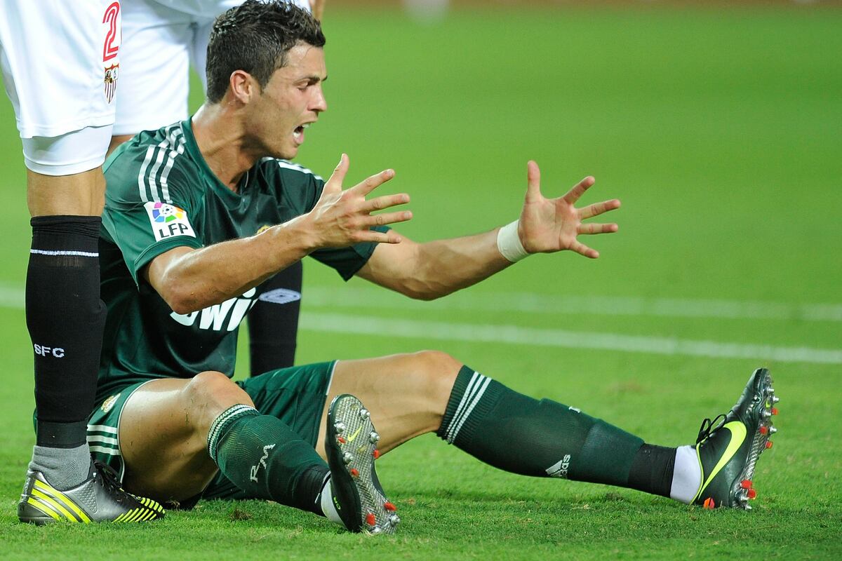 Messi and Ronaldo Watch: Real Madrid Fall to Sevilla, Barcelona Keep ...