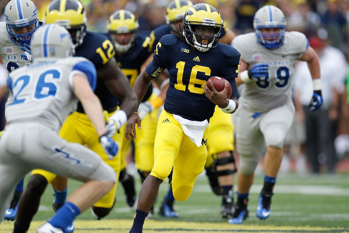 Michigan vs. Notre Dame: Denard Robinson Will Best Stellar ND Defense ...