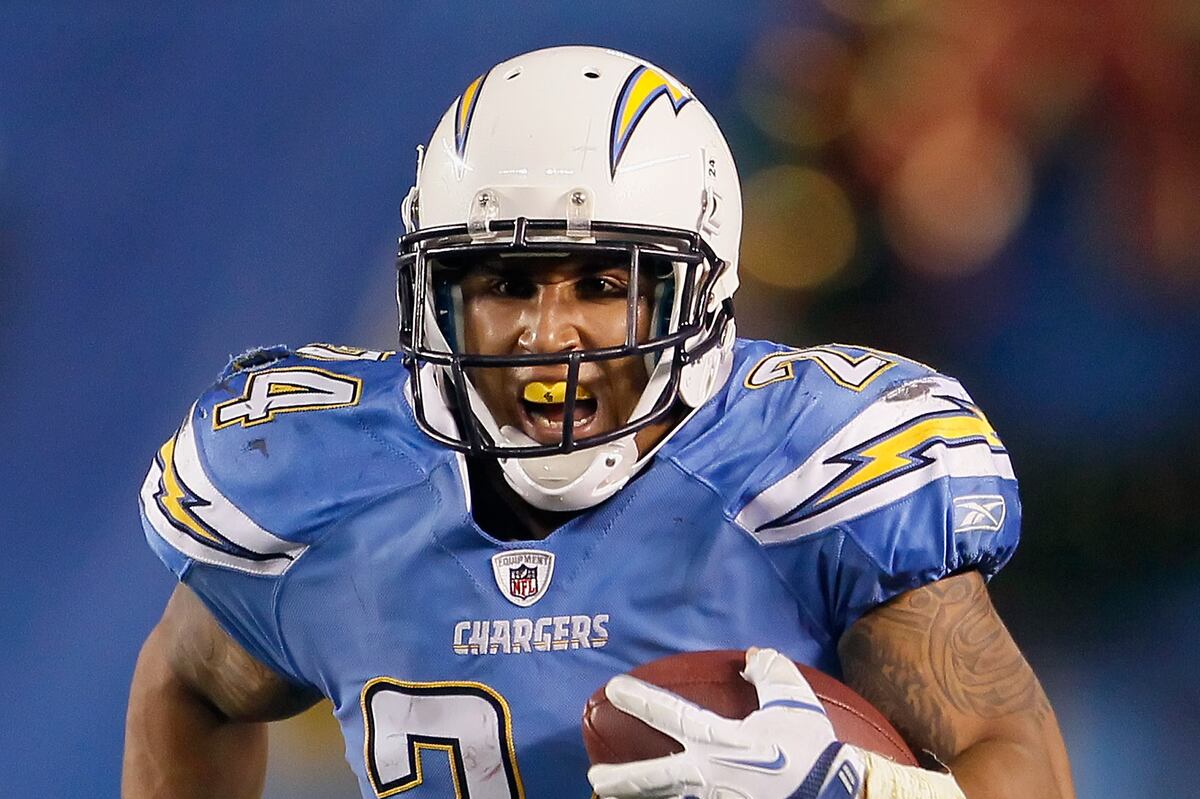 Ryan Mathews: Running Back Bound to Struggle in Debut Against Falcons ...