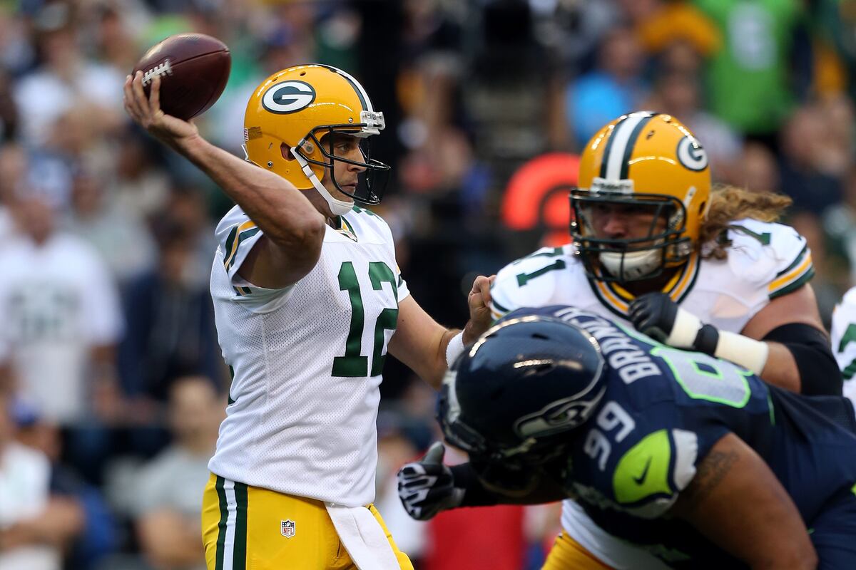 Why Aaron Rodgers Deserves Just as Much Blame as Offensive Line for MNF ...