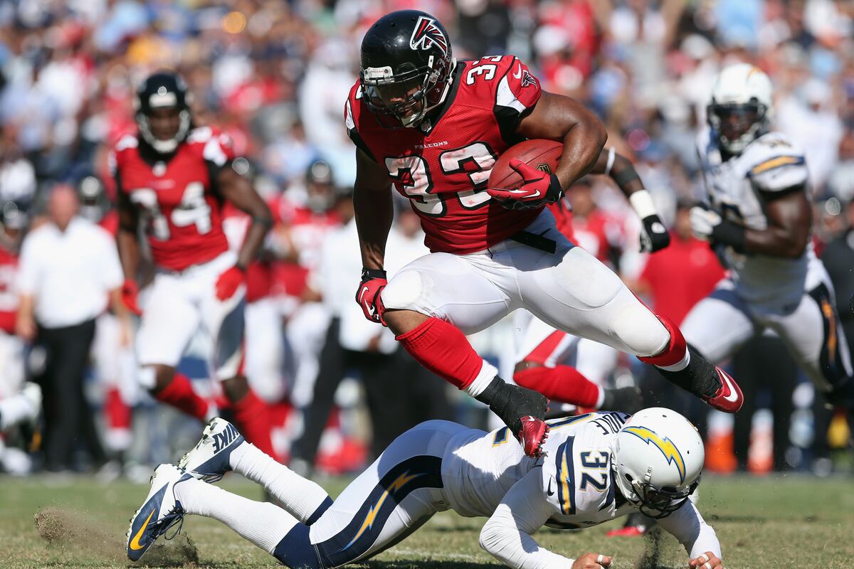 Who Wears the Crown: Who Is the Best Player for the Atlanta Falcons ...