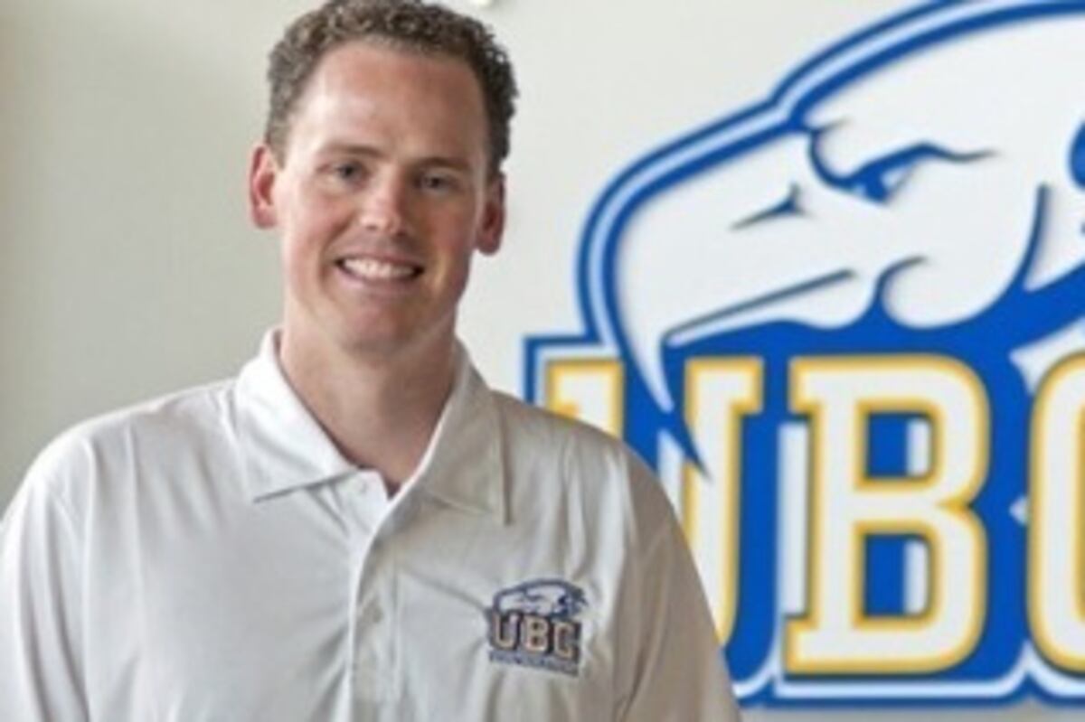 Graham Thomas to Lead Rebuilding of UBC Thunderbirds Women's Hockey ...
