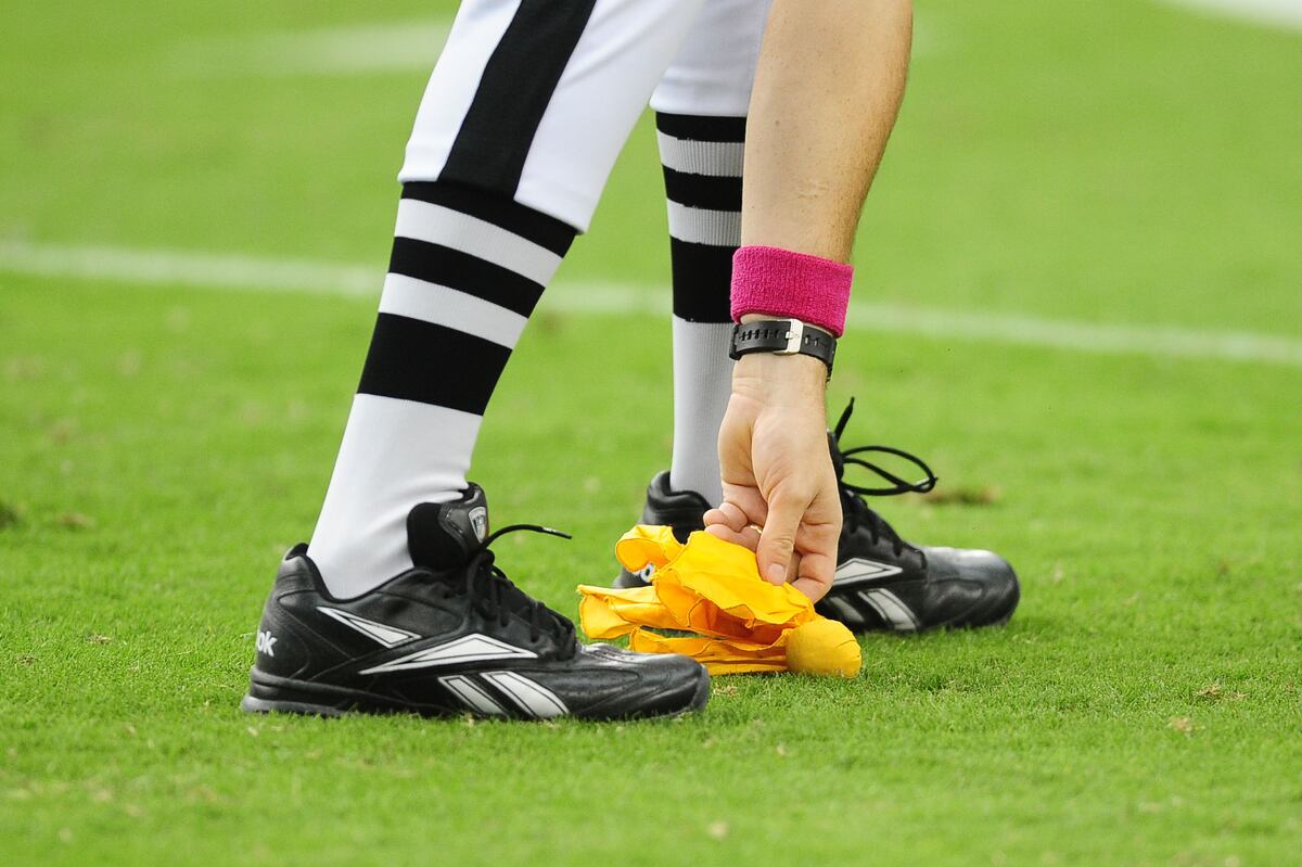 NFL Referee Lockout: Twitter Celebrates the End of Officials Labor ...
