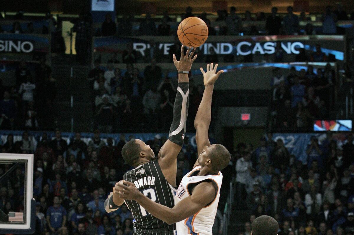 Breaking Down the Difference Between the NBA's 2 Best Shot-Blockers ...