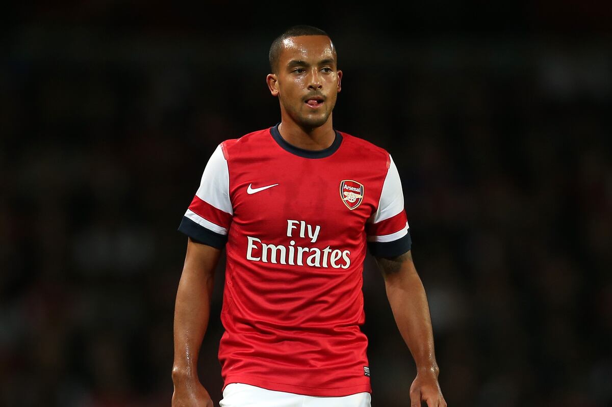 Arsenal Fans Call on Theo Walcott to 'Sign Da Ting' in Song Form (Video ...
