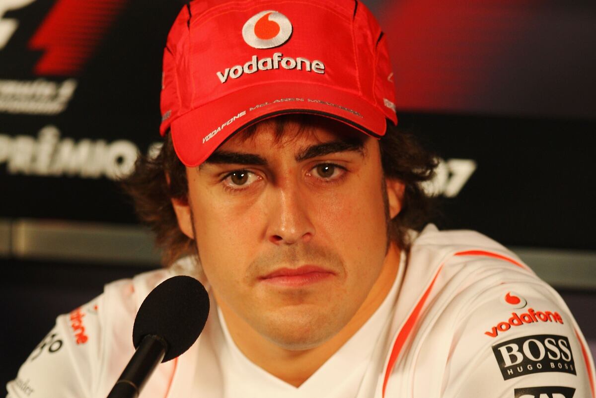 Fernando Alonso Slams McLaren, Sergio Perez and Lewis Hamilton Give ...