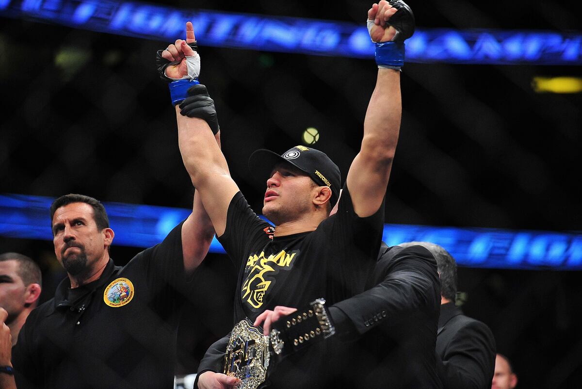 UFC Heavyweight Division: Chaotic 2012 Setting the Table for Exciting ...