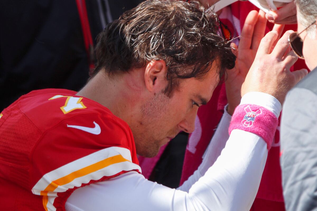 Matt Cassel Injury: Updates on Chiefs QB's Head | News, Scores ...