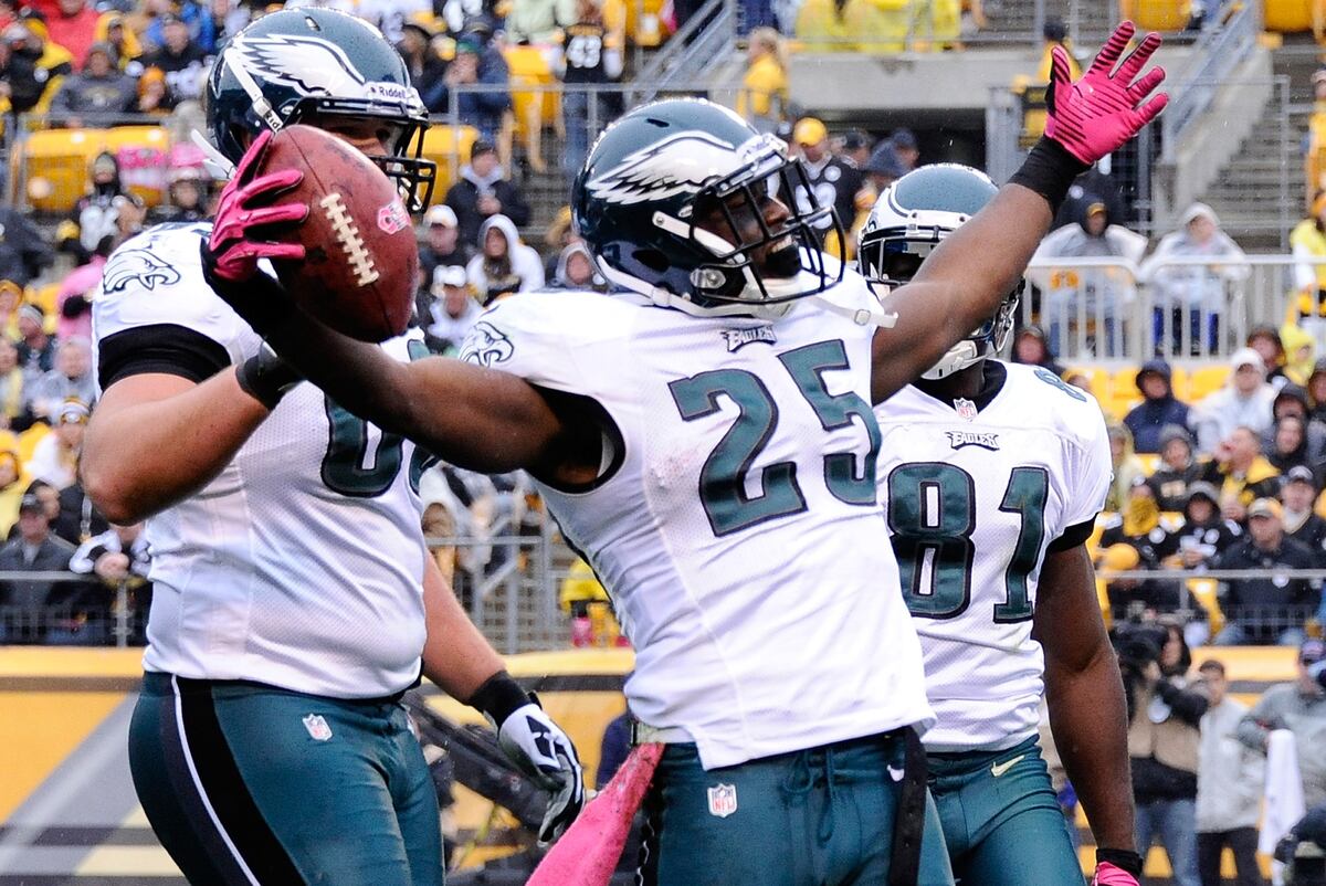 Philadelphia Eagles: LeSean McCoy Says He'd Embrace Osi Umenyiora as a ...