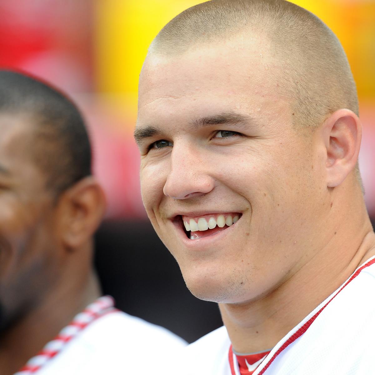 5 Reasons Why Mike Trout Deserves to Be AL MVP over Miguel Cabrera ...