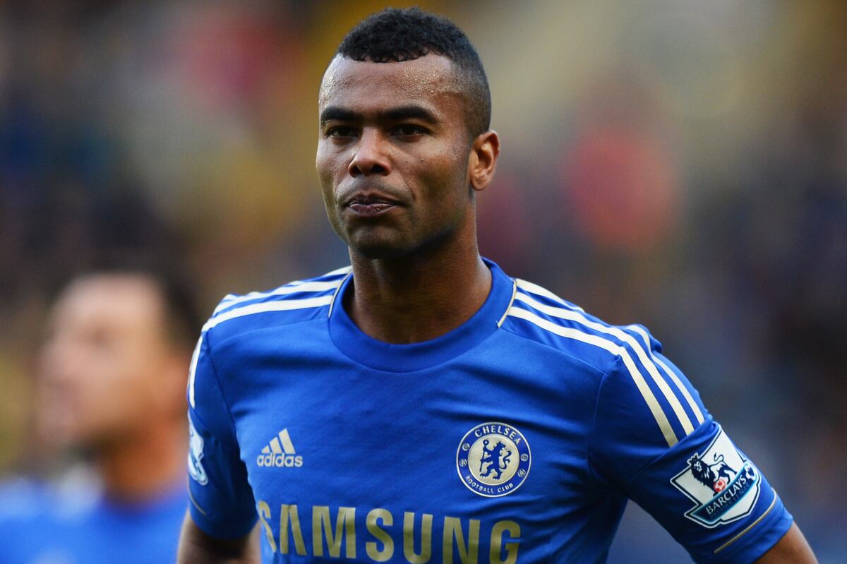 Reasons for and Against Giving Ashley Cole a New Deal at Chelsea | News ...