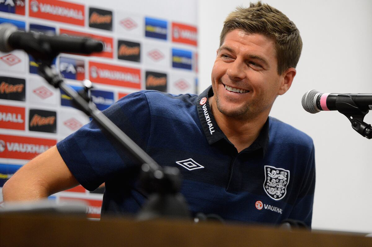 England Captain Steven Gerrard Confused by Polish Headphones (Video ...