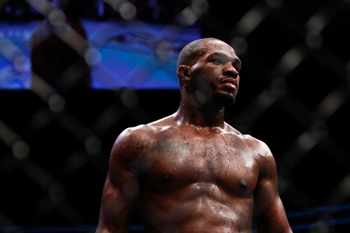 Jon Jones on Chael Sonnen: "If I Get Him Down, His Face Is Going to ...