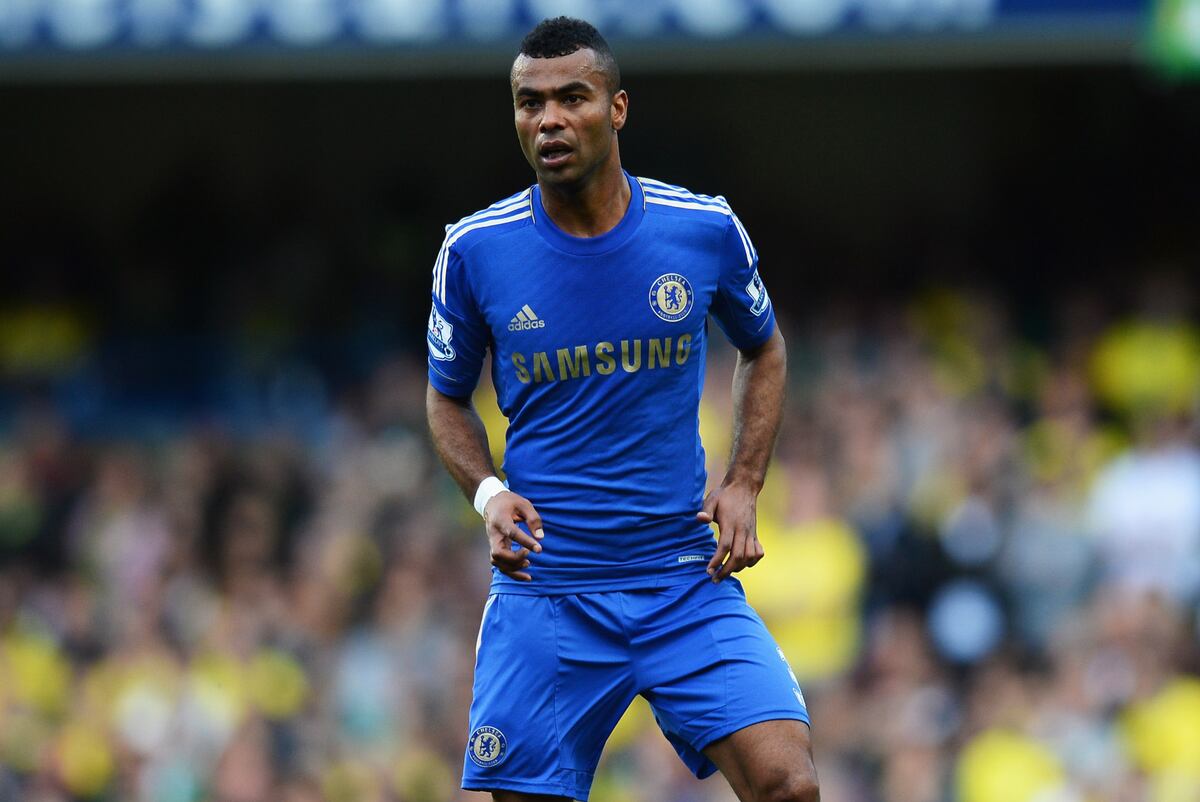 Man United Transfer Rumour: Ashley Cole Could Make Shock Move to Old ...